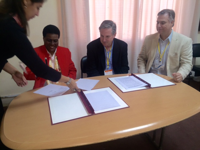 Historic Pact Marks New Era in Cuban Publishing