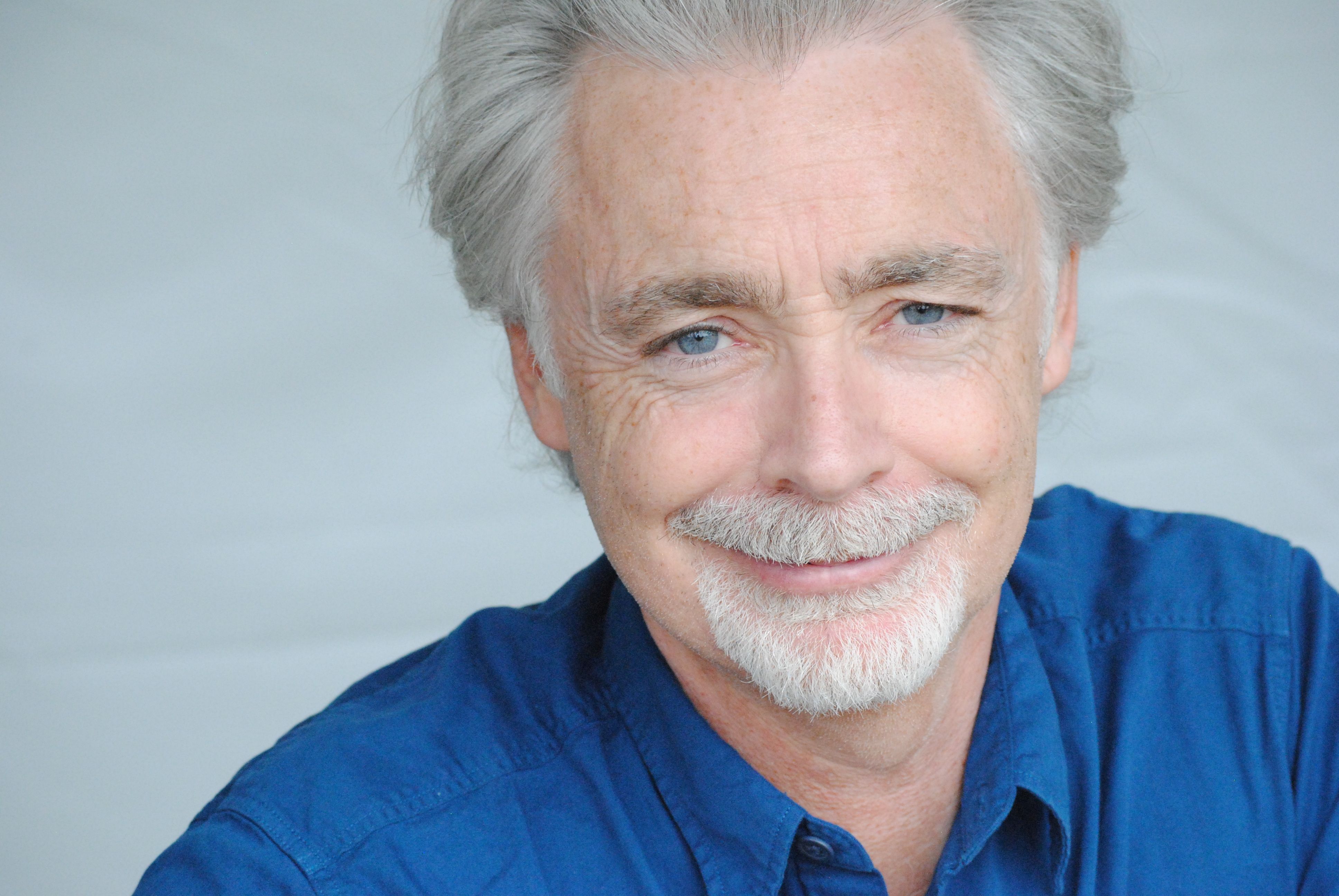 BookExpo's Librarians' Lounge 2019: Meet 'Artemis Fowl' Author Eoin ...