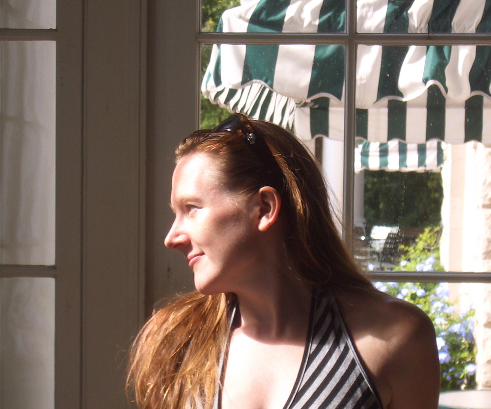 S&S Nabs Ruhl’s Memoir, 'Smile,' in Seven-Figure Deal