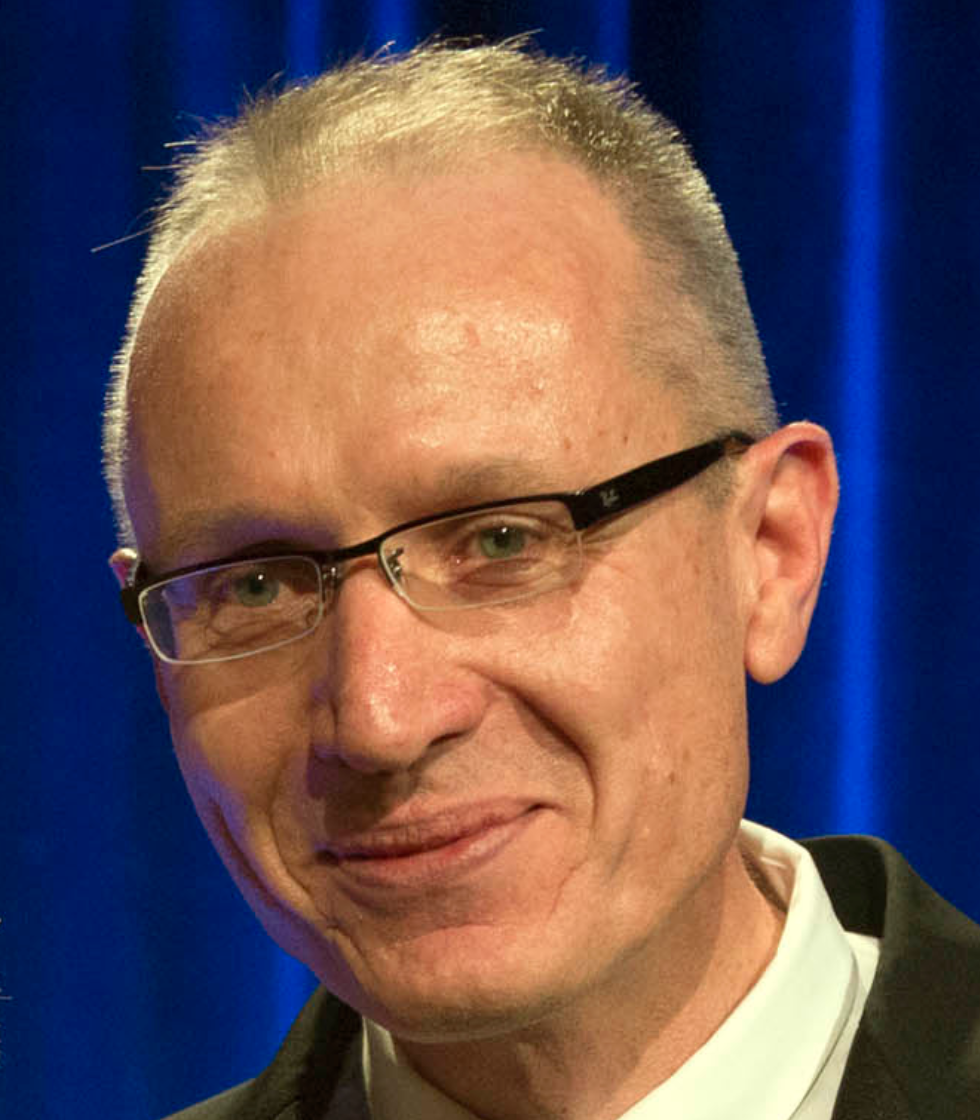 News Corp CEO Sees Antitrust Concerns in PRH Buy of S&S