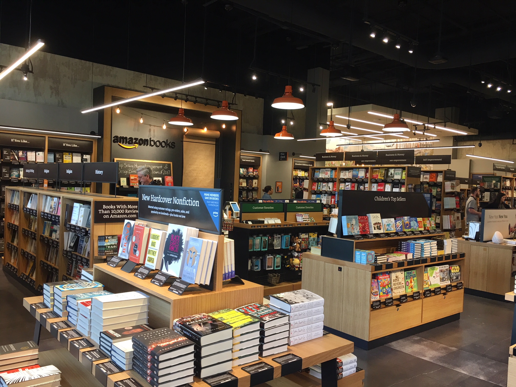Amazon Opens Amazon Books in Austin